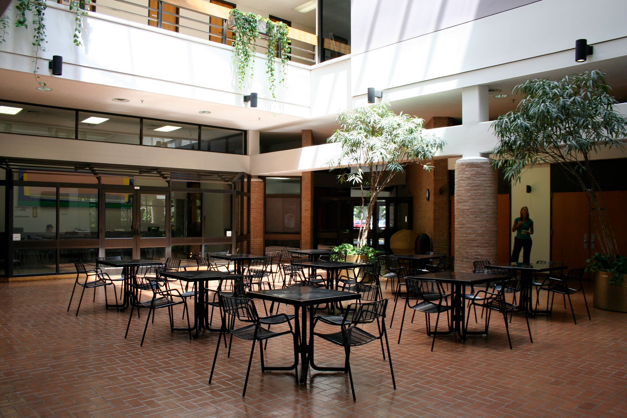 Locations Hub - LSU - Design Building Atrium