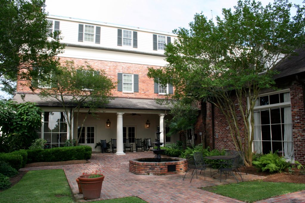 Locations Hub - LSU - Chi Omega House