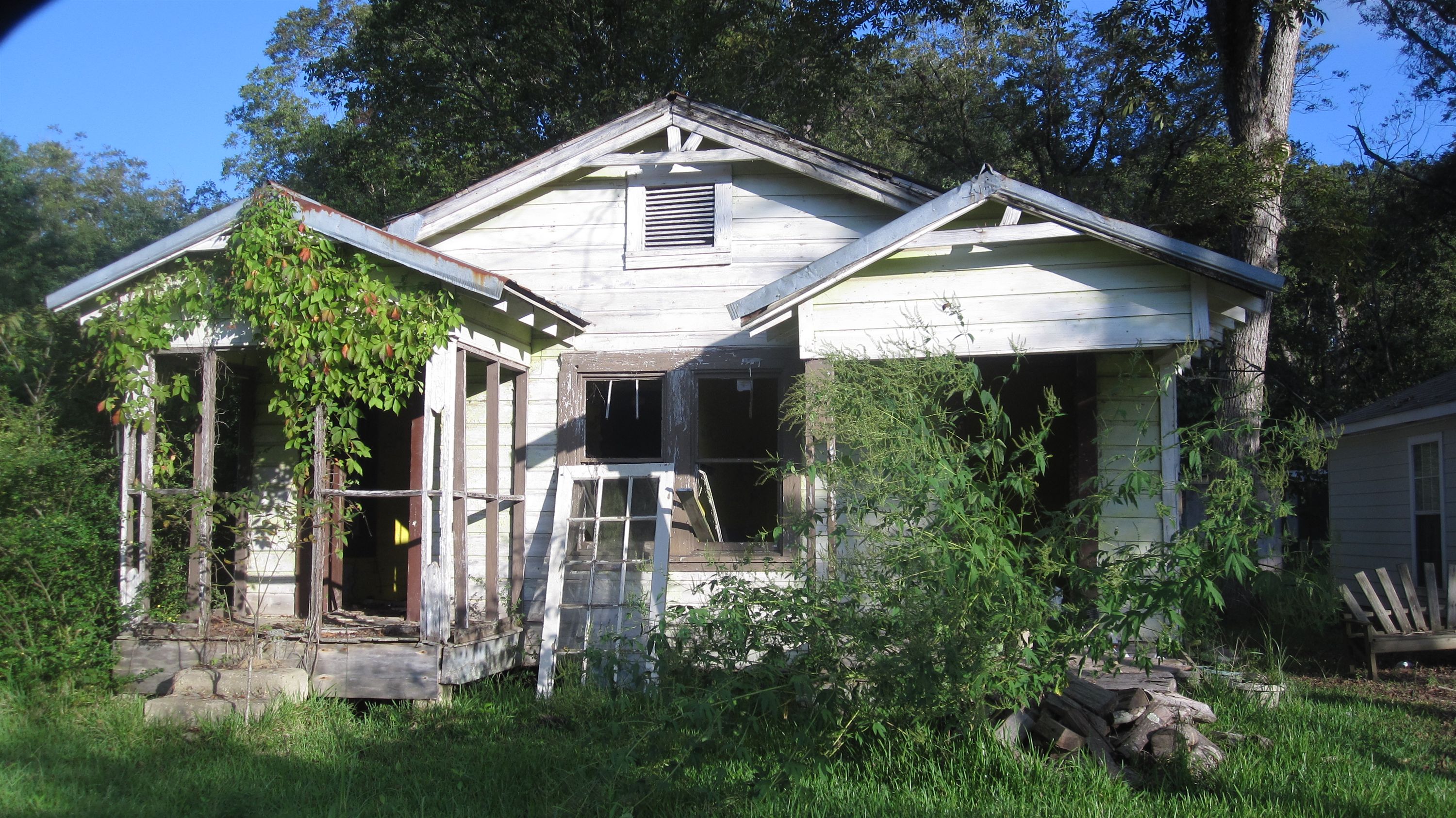 Locations Hub - Clinton Run Down Homes